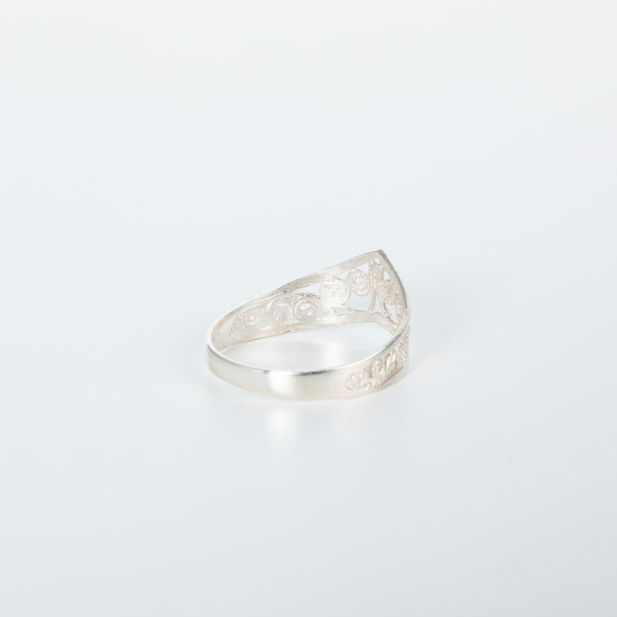 Filigree Half Wishbone Ring – T.M. Barber